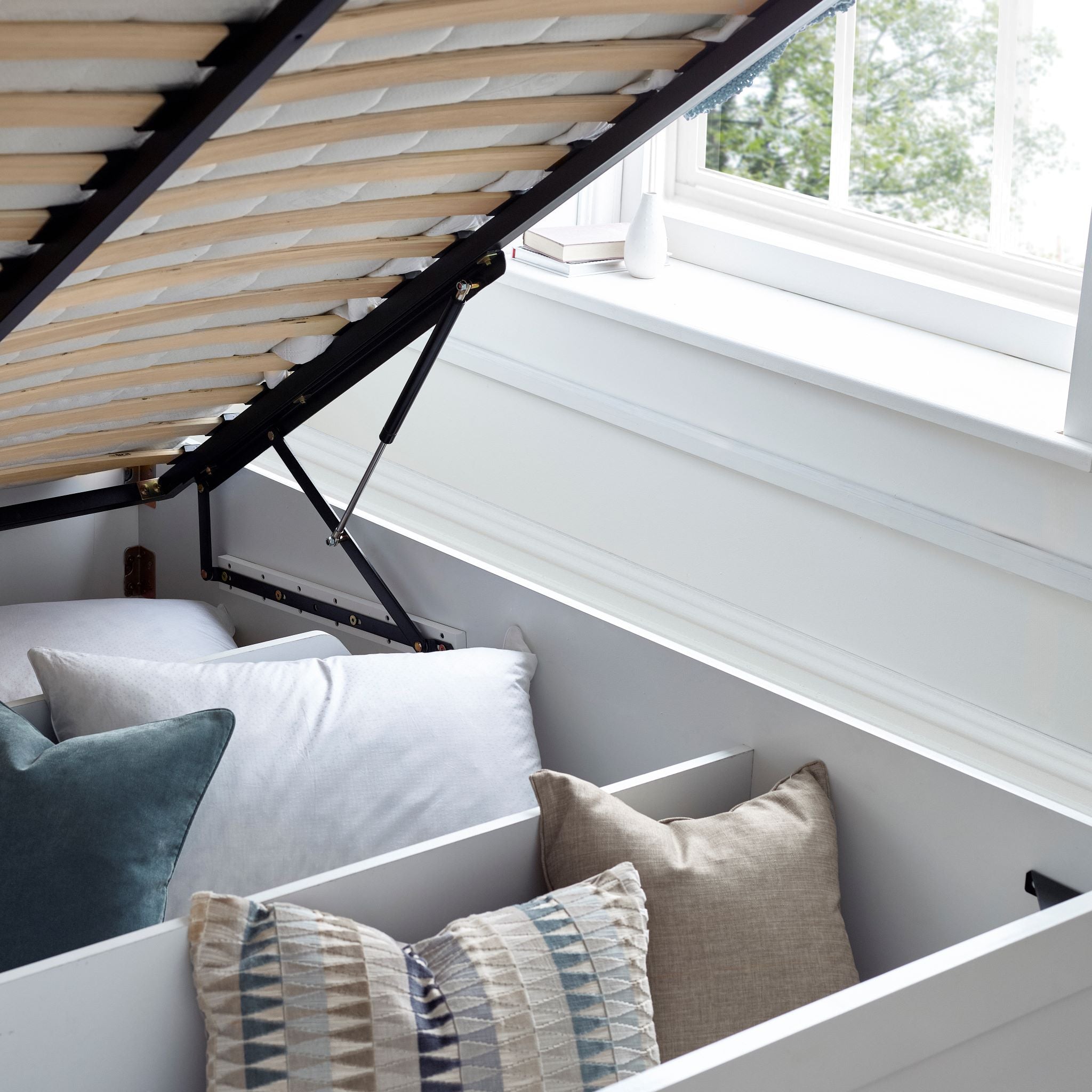 Bedmaster Arizona Ottoman Bed - FREE DELIVERY